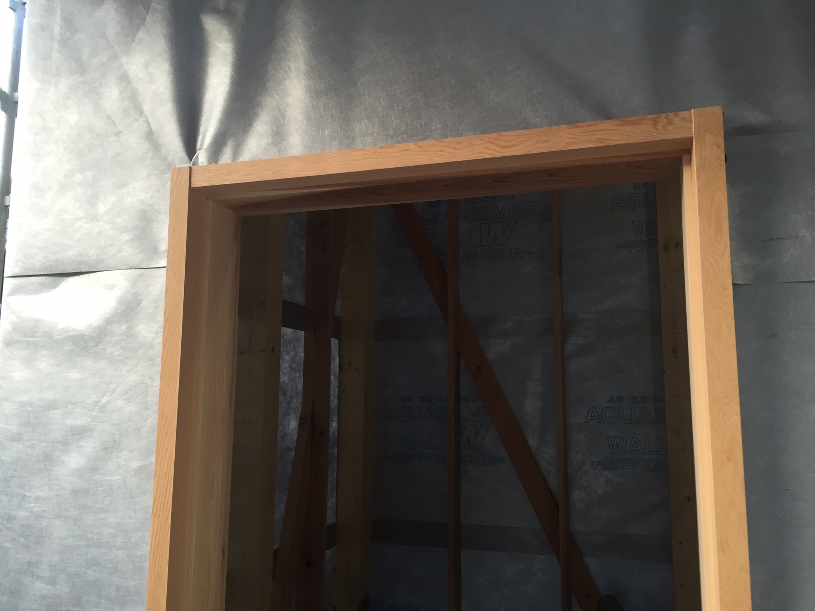 Y様邸・玄関枠。 重厚感とシンプルさを求めて。 | 岡山の本格木造注文住宅なら安藤工務店｜和モダン木の家・平屋新築を建てる安藤建築設計事務所